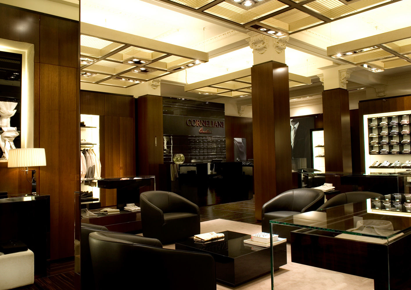 伦敦，Corneliani 精品店