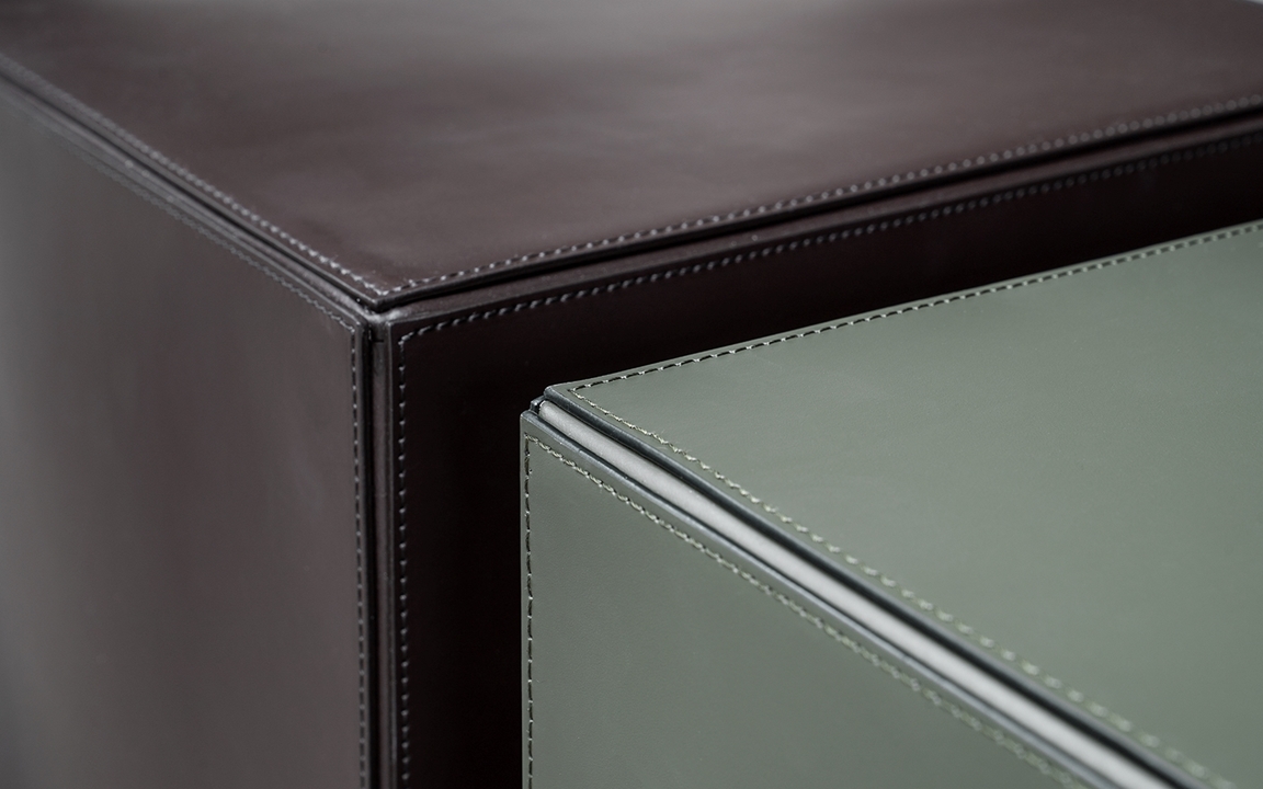 SOLID SADDLE-HIDE | COFFEE TABLES - EN