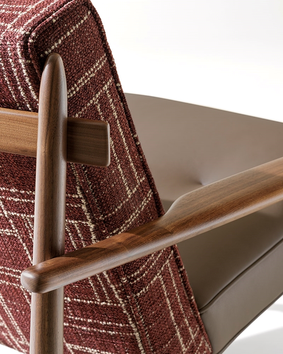 TRIO | ARMCHAIRS - EN