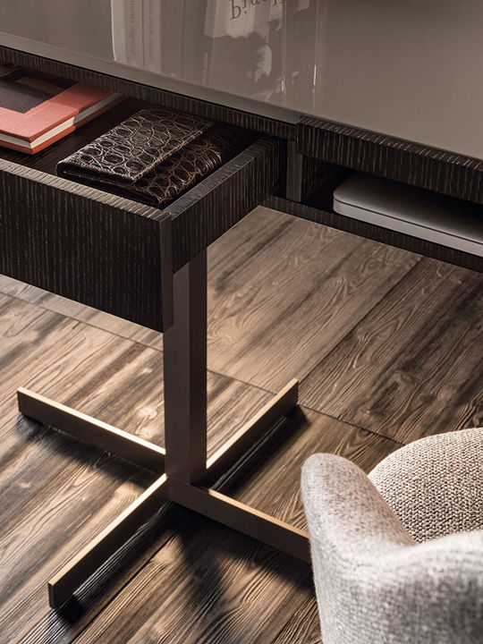 CLOSE DESK | TABLES - EN